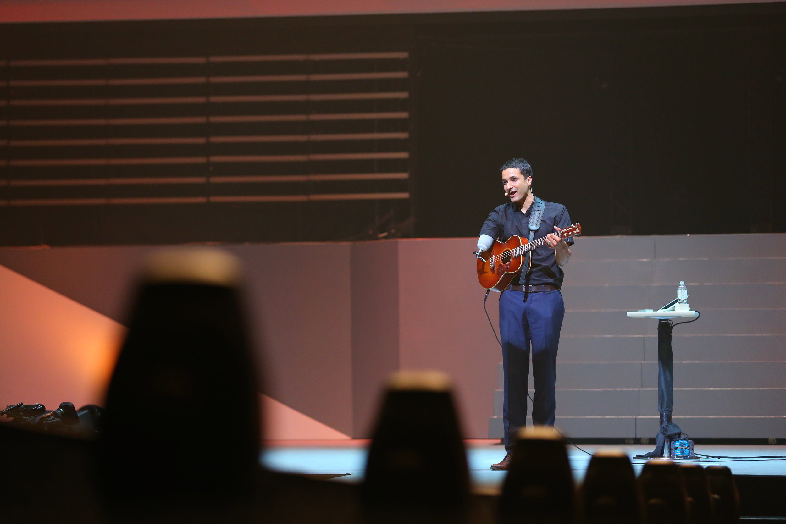 The MOST Inspiring Presenter and Speaker in the World | Speakers Institute